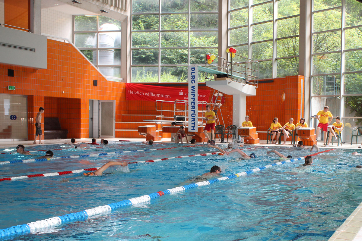 Schwimmen rund um die Uhr - Oberberg-Aktuell