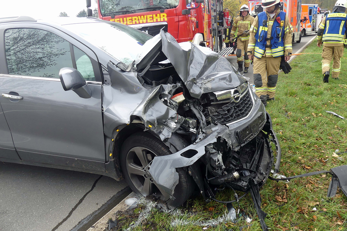 23-Jährige zieht sich bei Unfall schwere Verletzungen zu - Oberberg-Aktuell