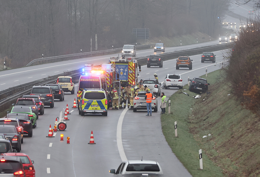 Glatteis sorgt auf der Autobahn für mehrere Unfälle in kurzer Zeit ...