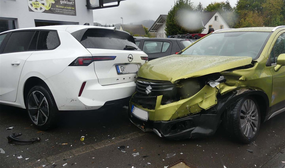 Zwei Verletzte und hoher Blechschaden - Oberberg-Aktuell