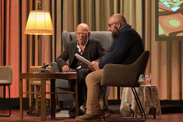 „Westend“: Eine ausverkaufte theatralische Lesung mit Volker Kutscher ...